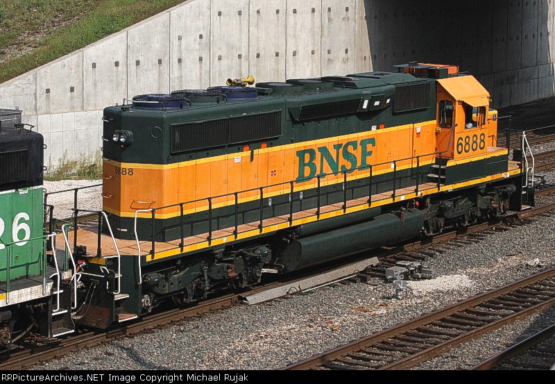 BNSF 6888